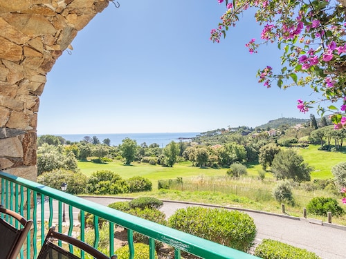 Village vacances Cap Esterel, location vacances à Agay | Pierre ...